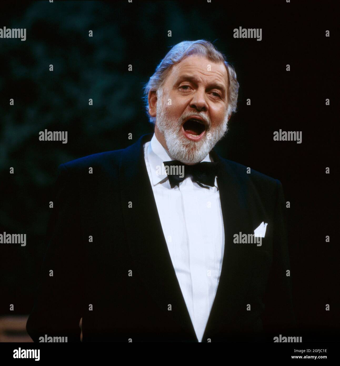 Karl Ridderbusch, deutscher Opernsänger, Bass, Portrait circa 1989 ...