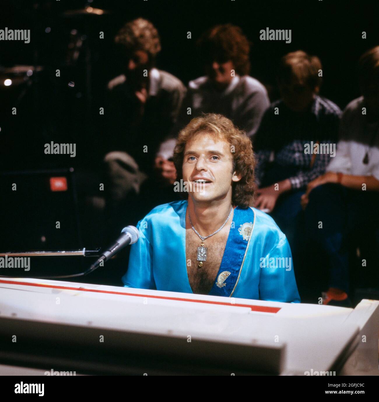 American musician and singer hi-res stock photography and images - Alamy
