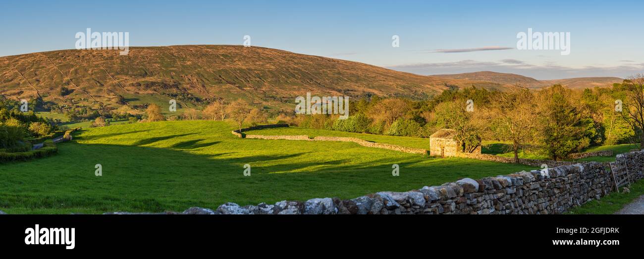 Yorkshire Dales landscape in the Dent Dale near Gawthrop, Cumbria ...