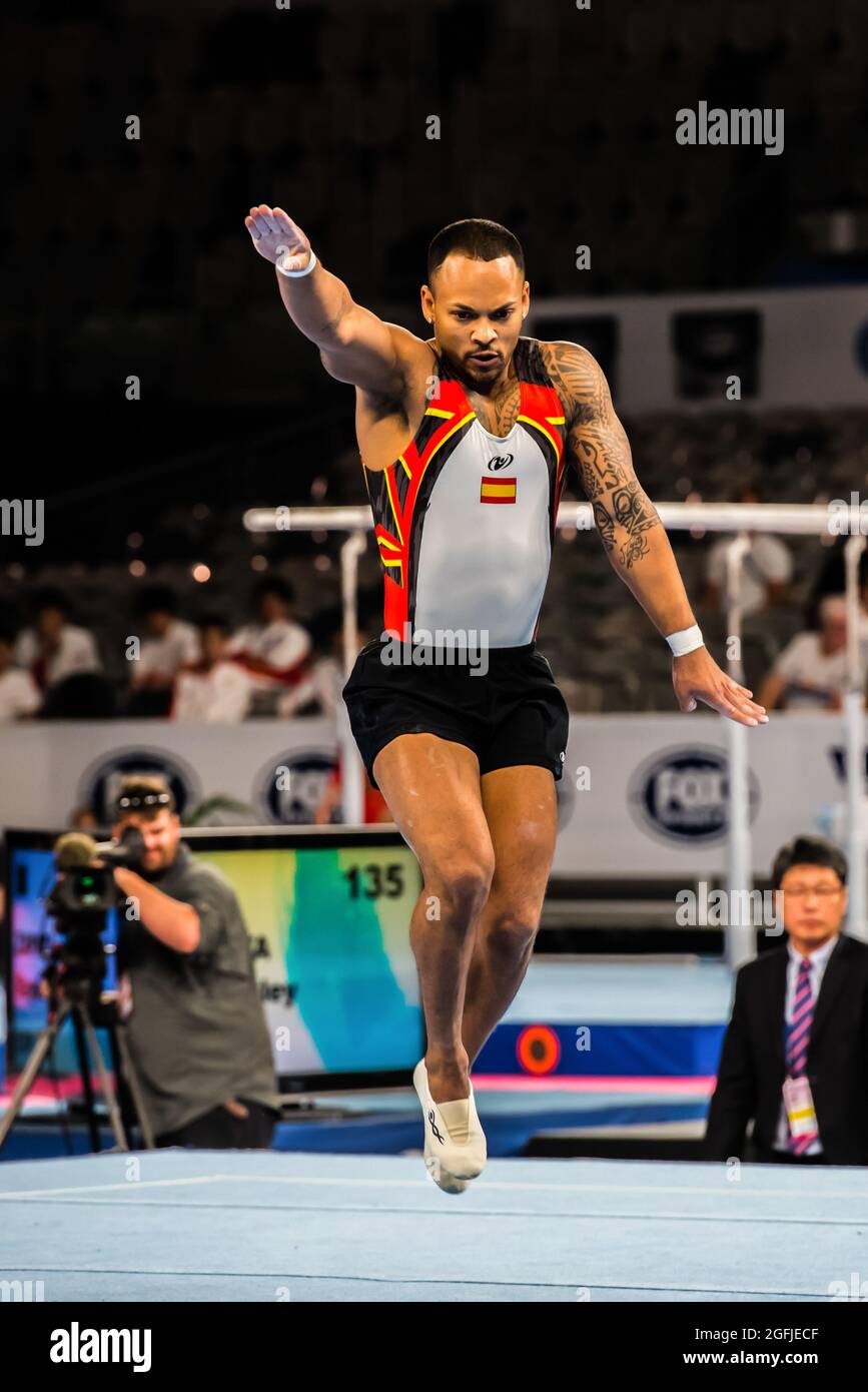 Floor exercise because gymnasts hi-res stock photography and images - Alamy