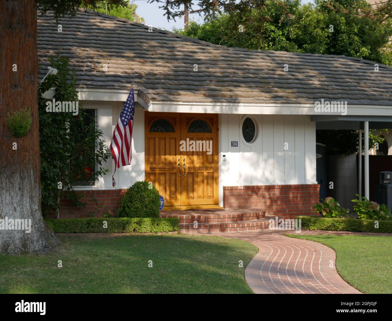 516 n foothill road hi-res stock photography and images - Alamy