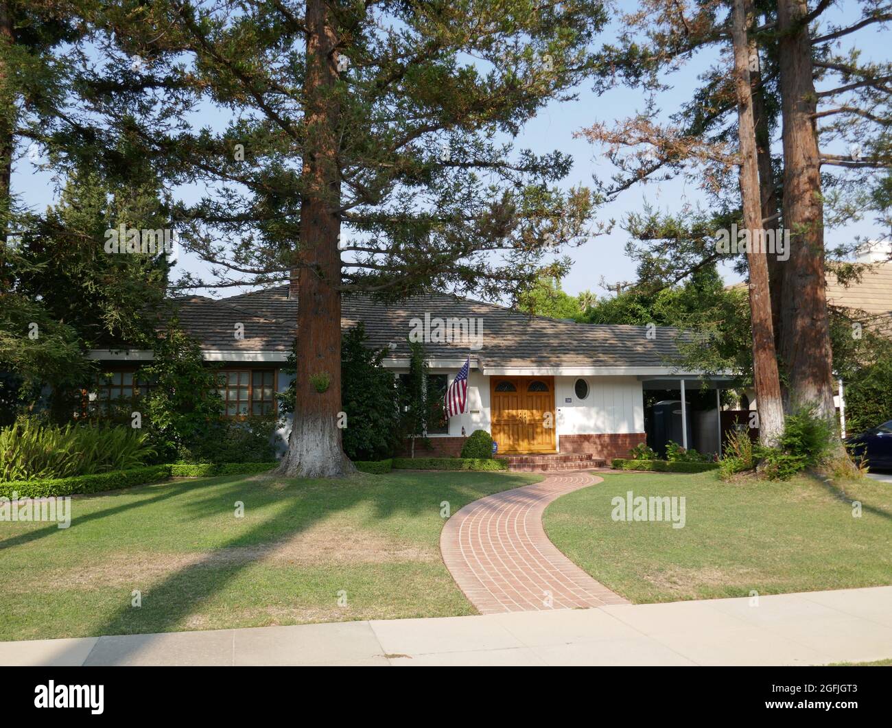 516 n foothill road hi-res stock photography and images - Alamy