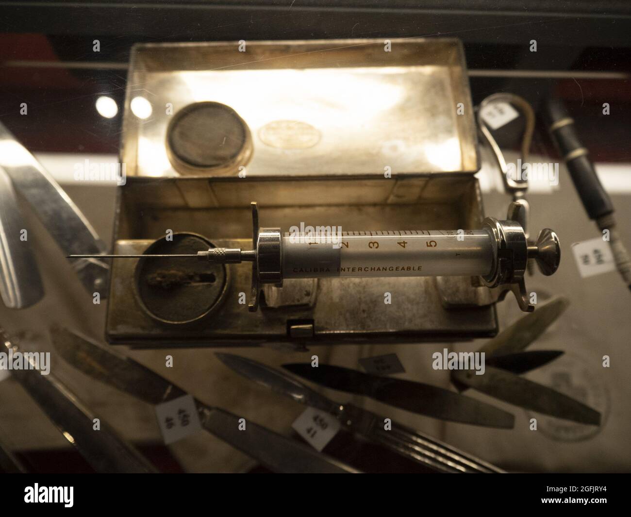 World war medical technology hi-res stock photography and images - Alamy