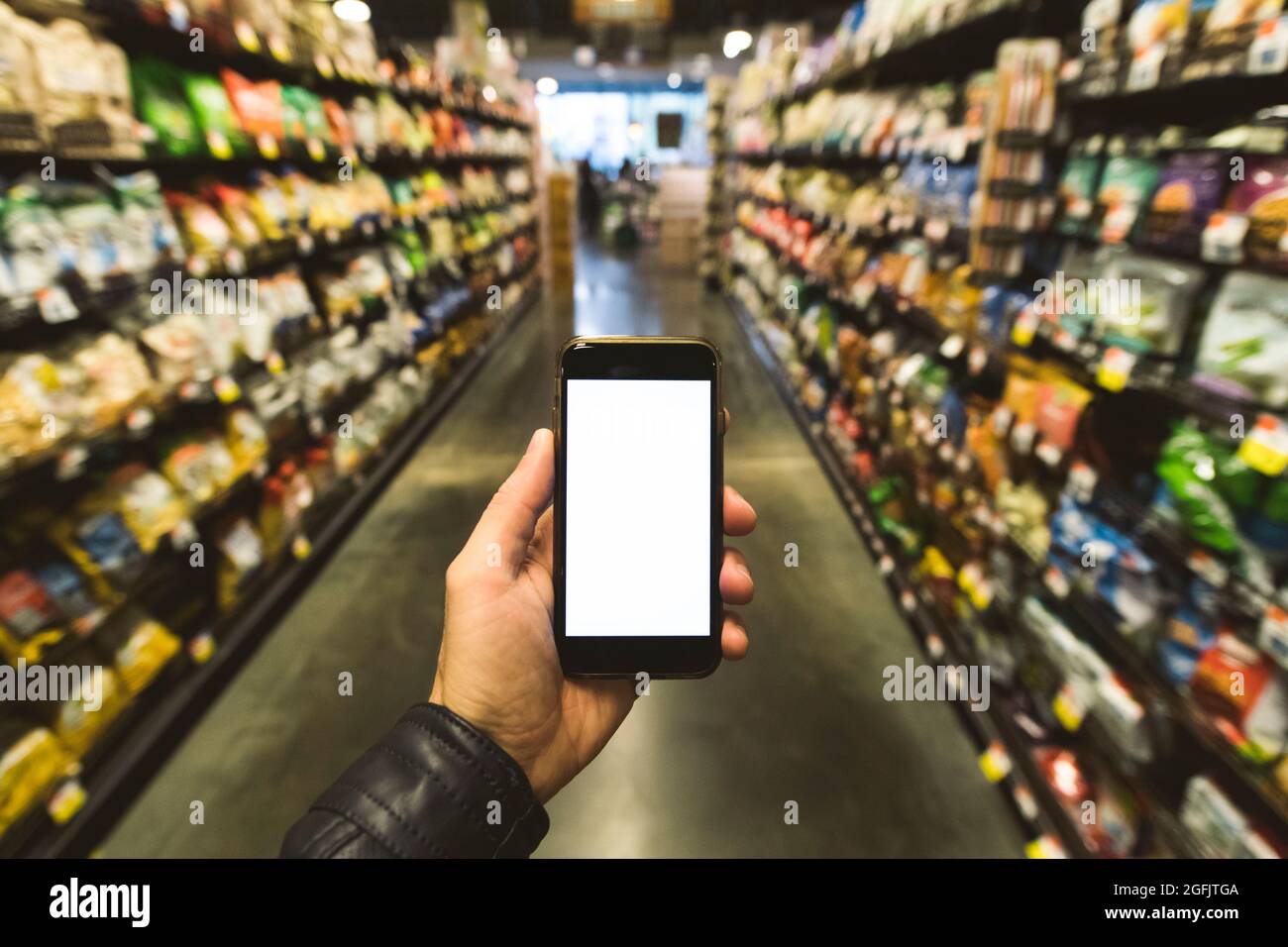 Smart phone shopping list hi-res stock photography and images - Alamy