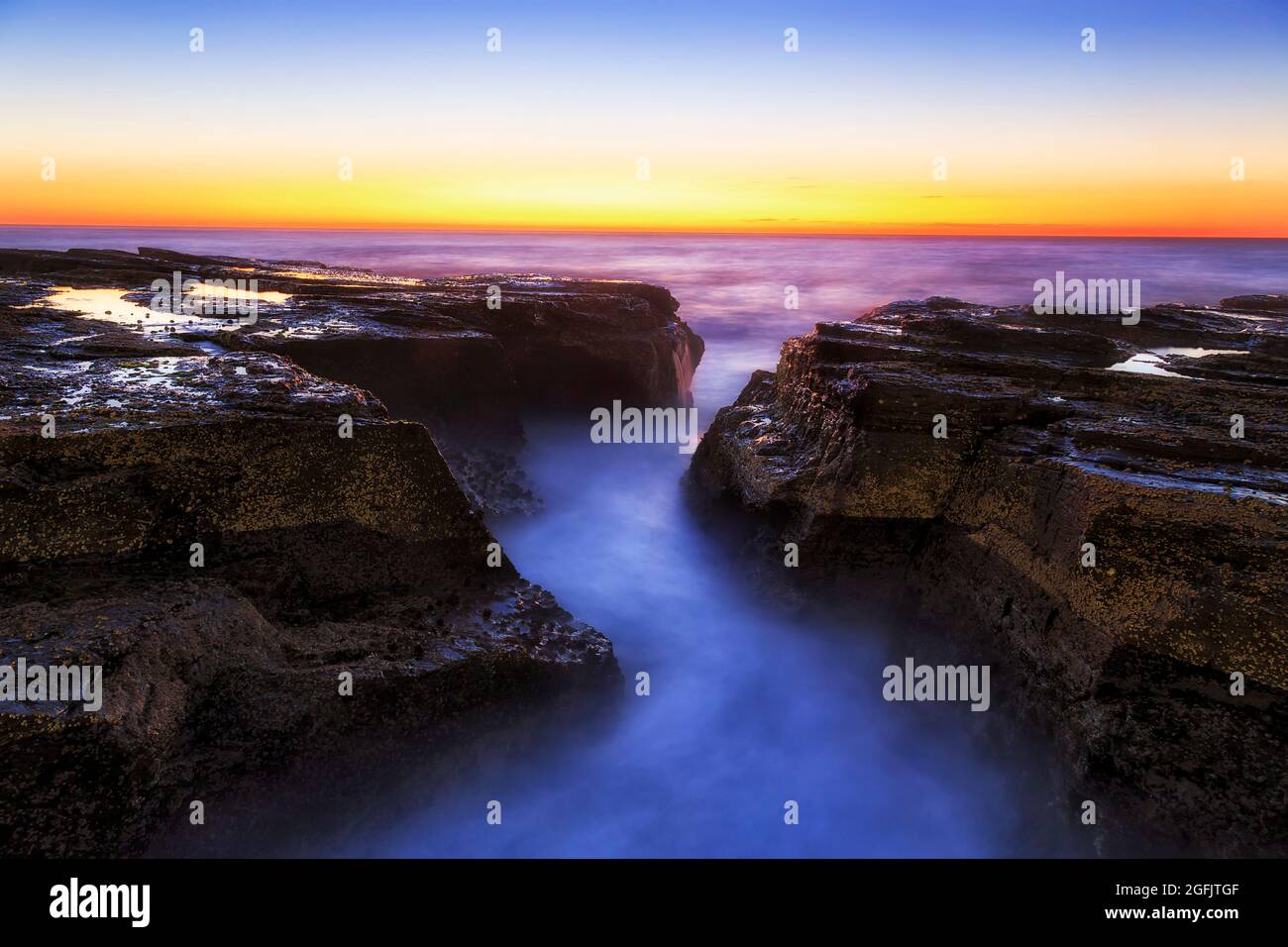 Rugged beaches hi-res stock photography and images - Alamy