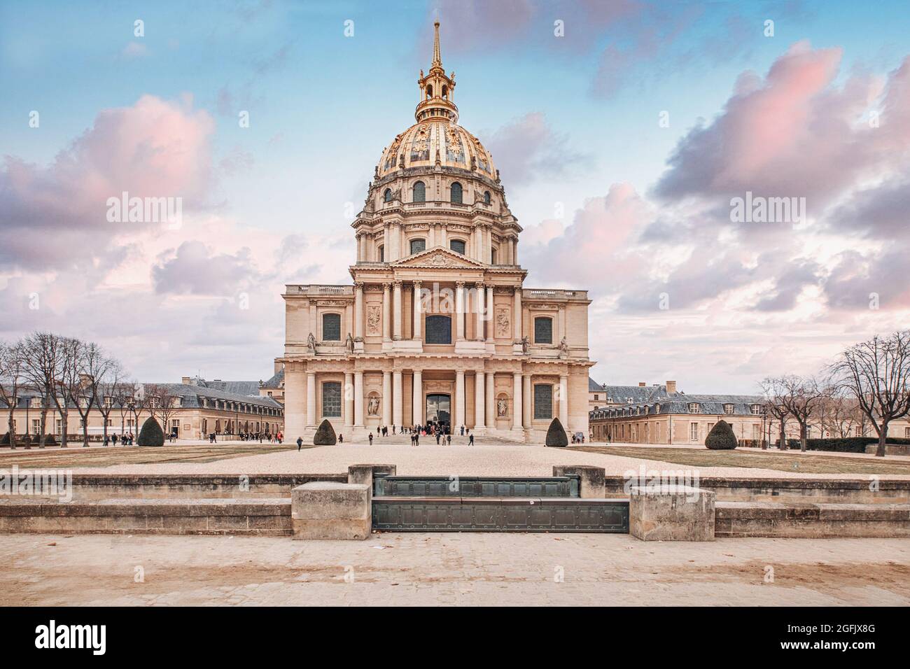 Invalids palace hi-res stock photography and images - Alamy