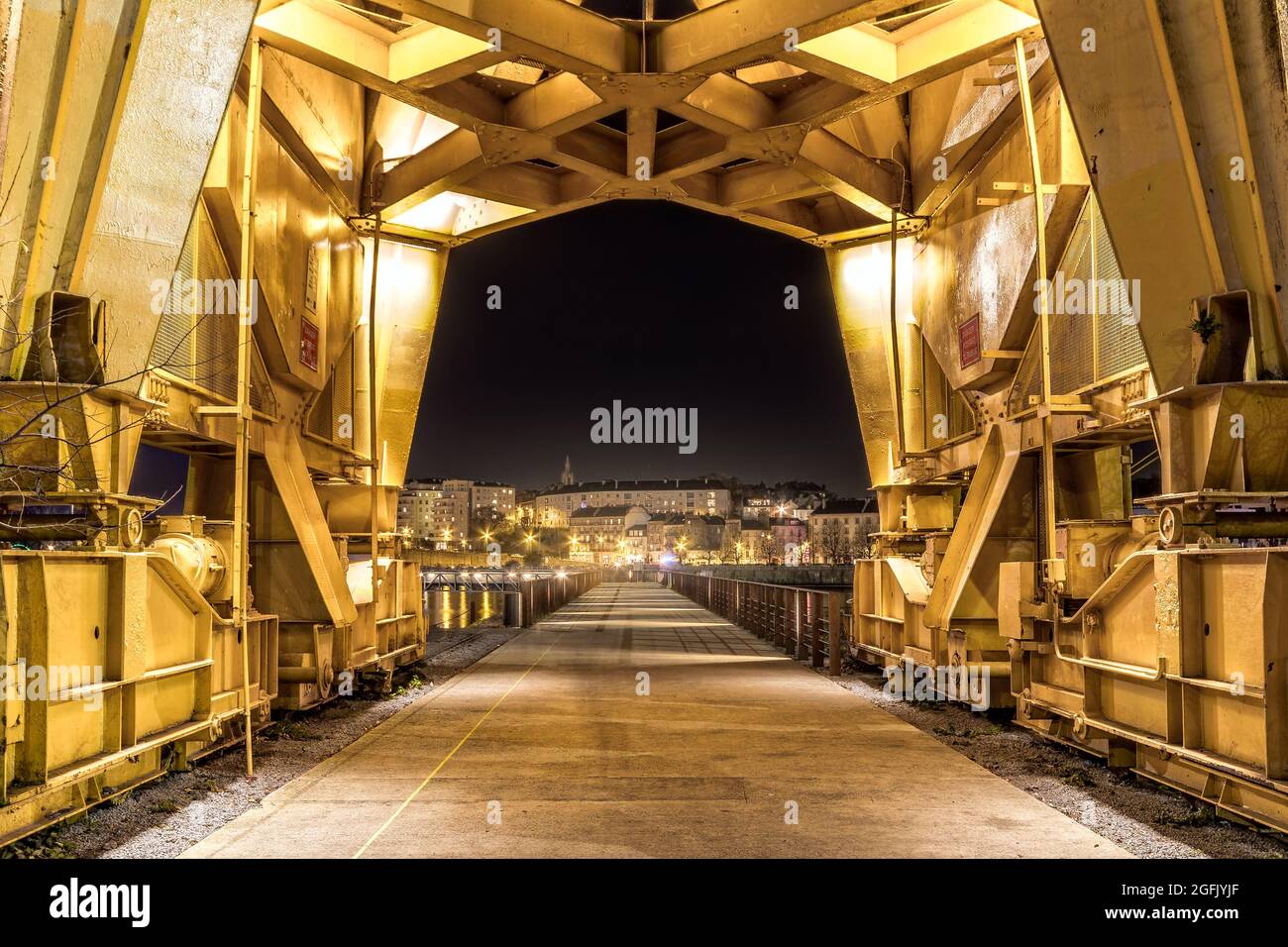 Nantes france view night hi-res stock photography and images - Alamy