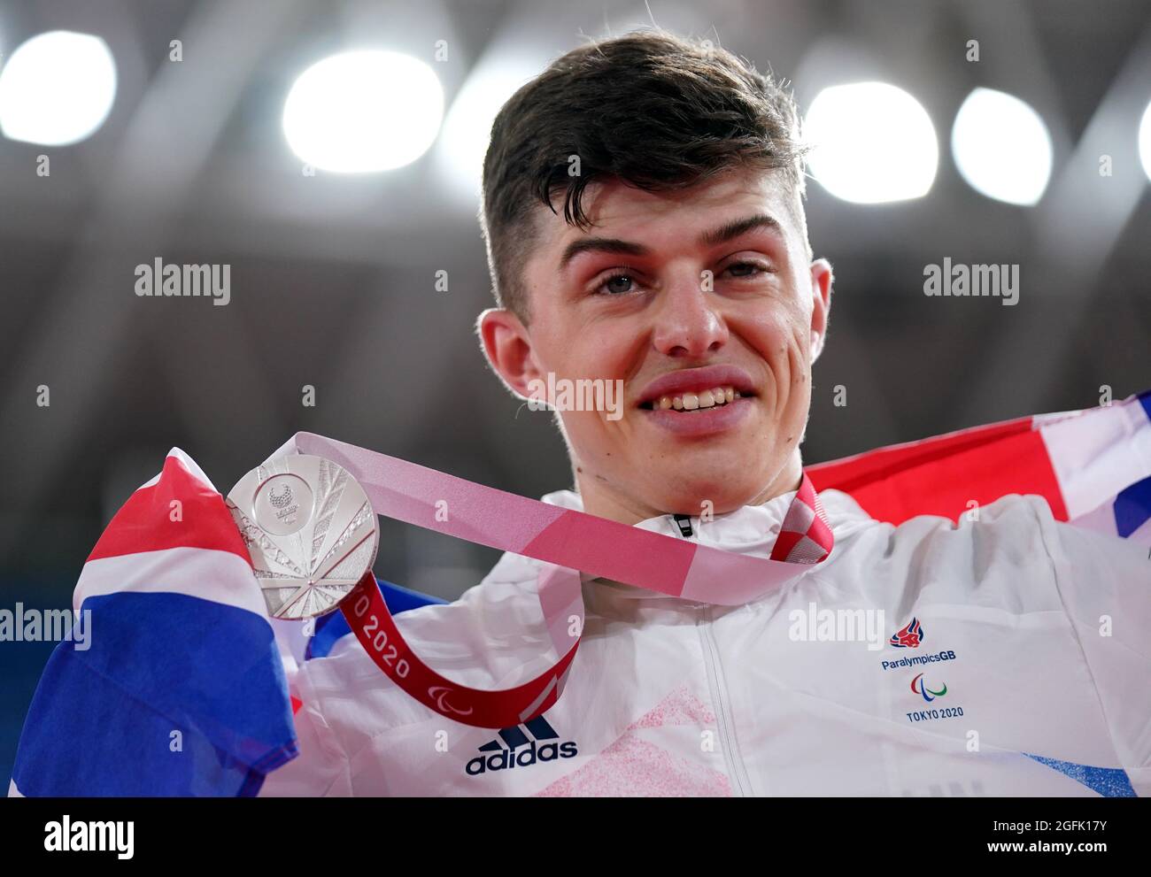 Great Britain's Finlay Graham celebrates with his silver medal after ...
