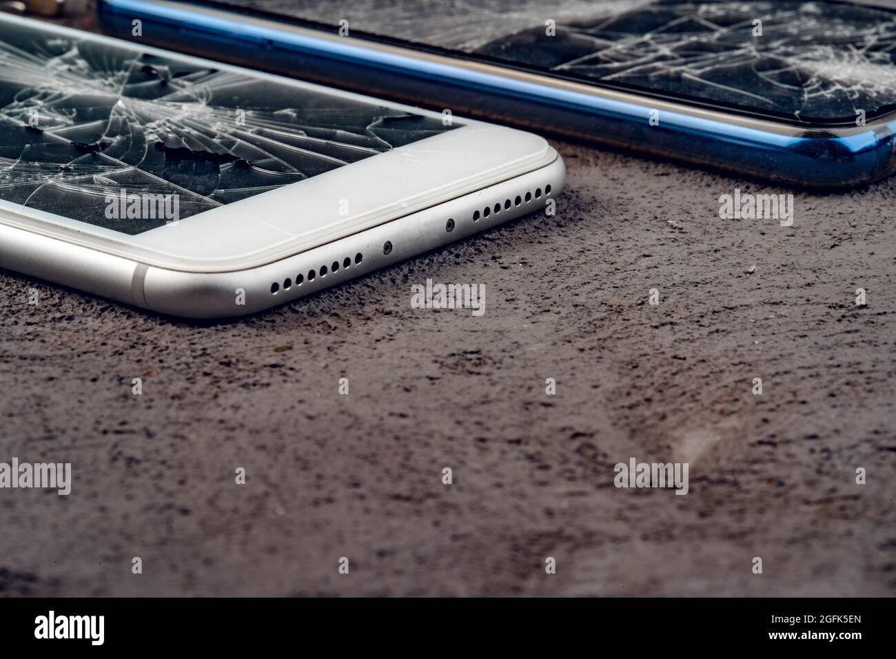 Mobile smartphone with broken screen close up Stock Photo - Alamy