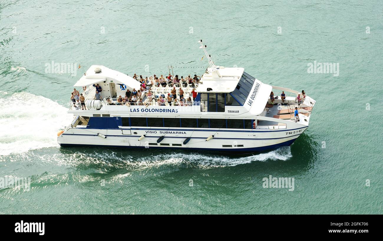 People having fun on the deck of a cruise ship Stock Photo - Alamy