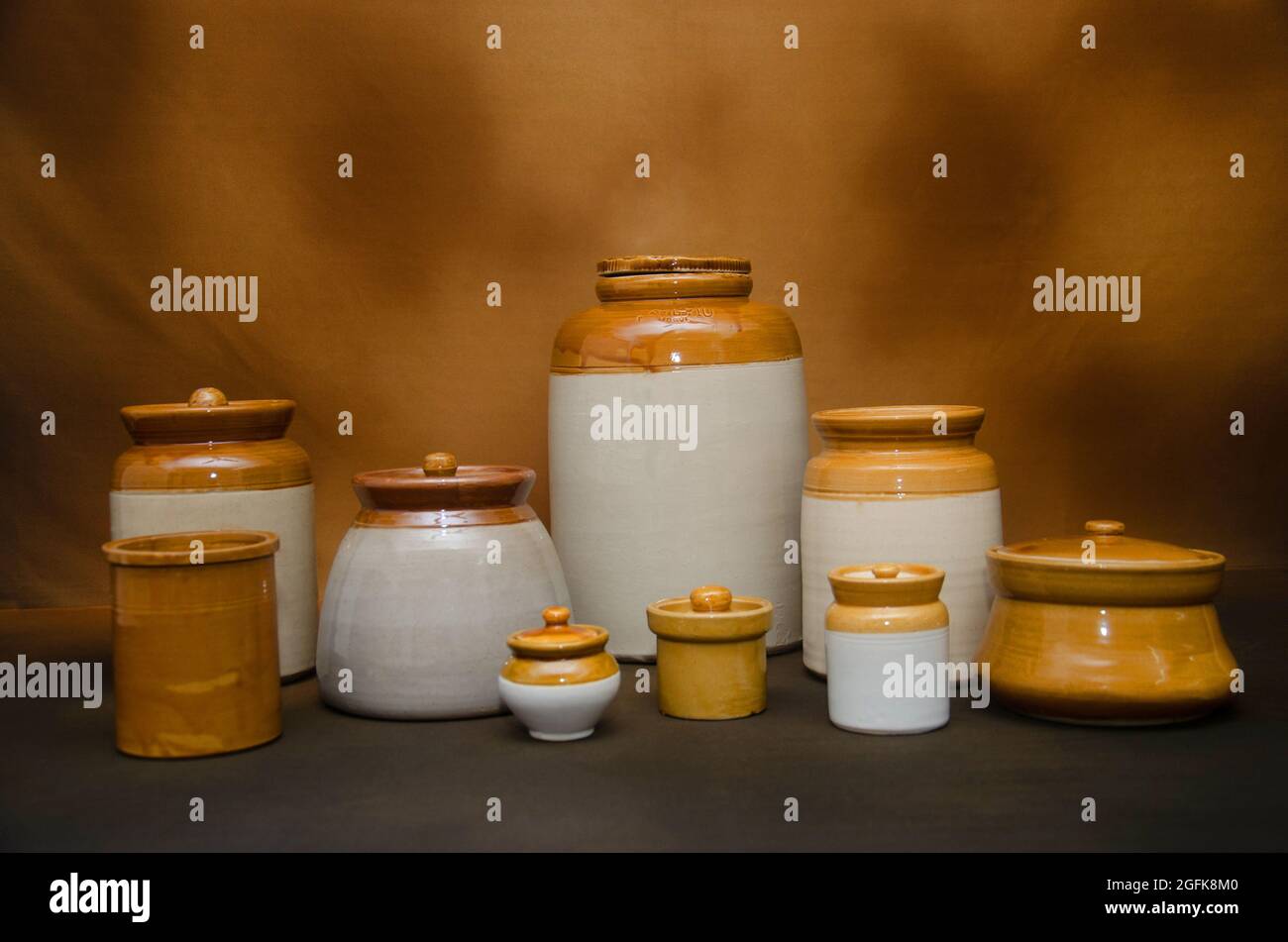 Traditional storage jars hi-res stock photography and images - Alamy