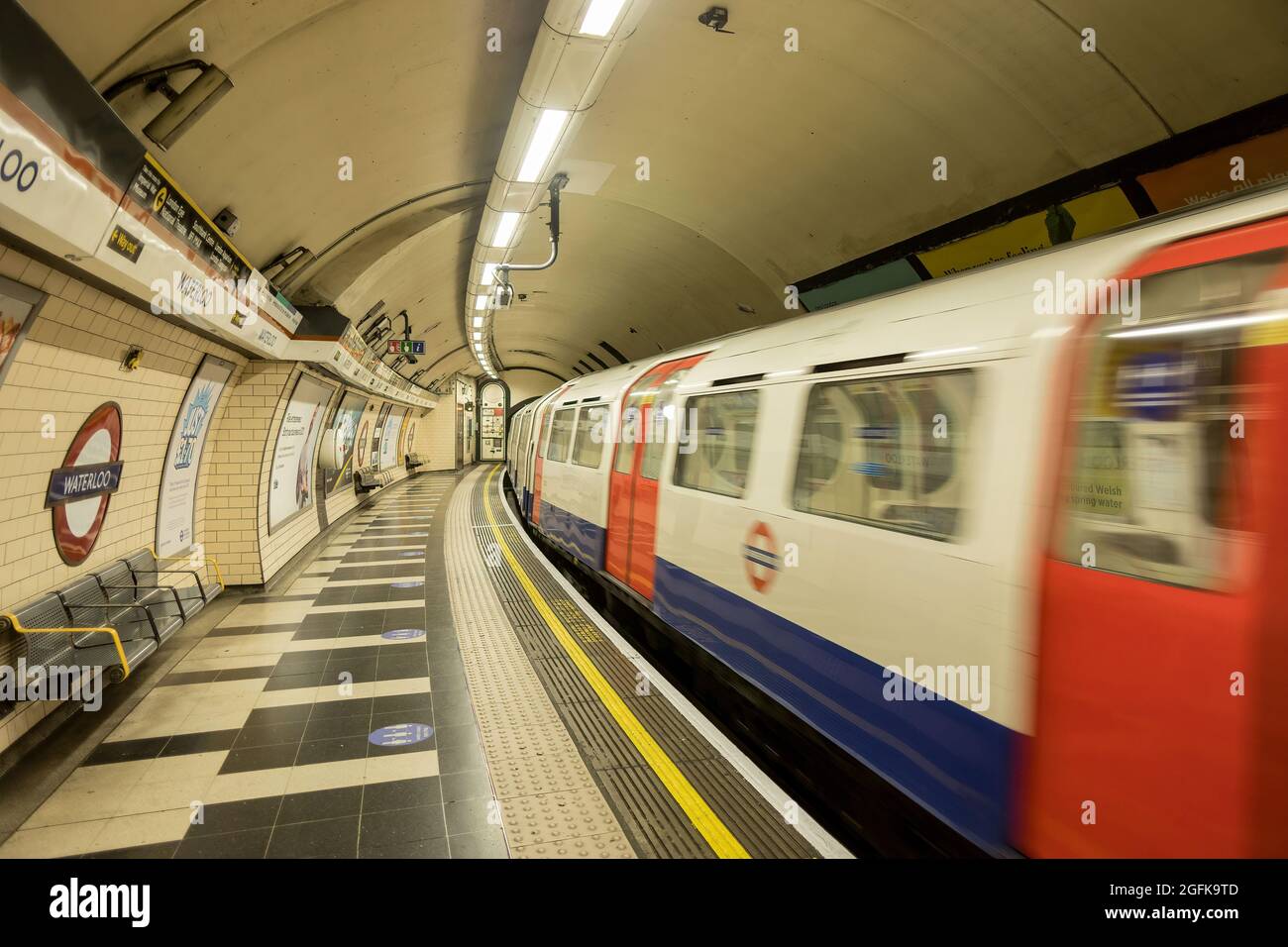 London, UK. 25th Aug, 2021. Bakerloo line train seen departing from ...
