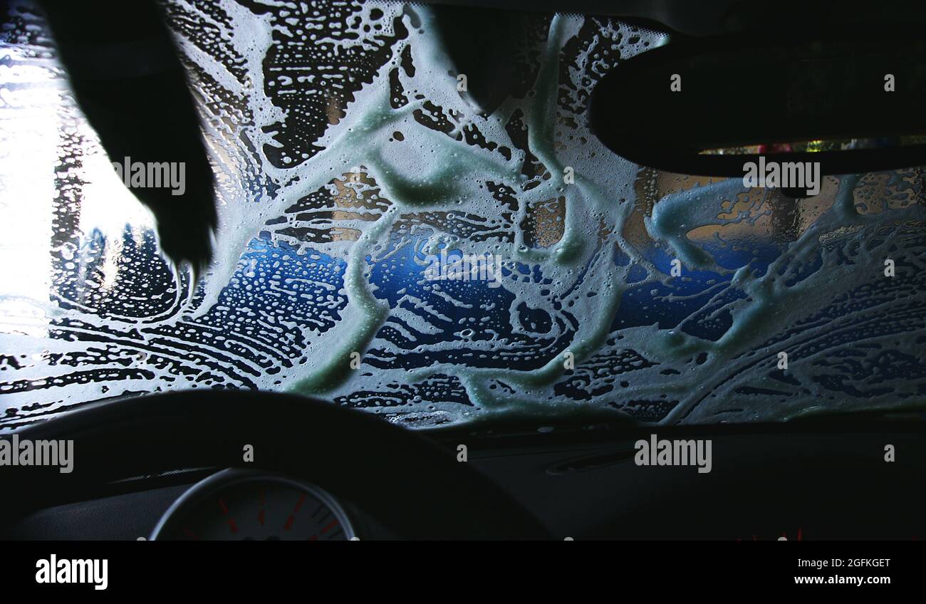 Car wash spain hi-res stock photography and images - Alamy