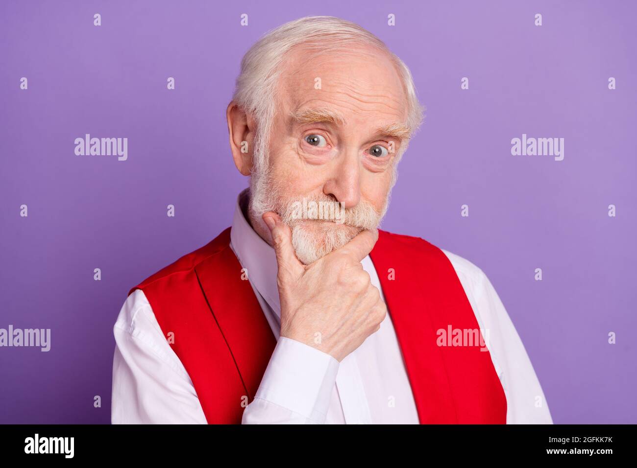 Photo of minded thoughtful old man hold hand chin minded think plan ...