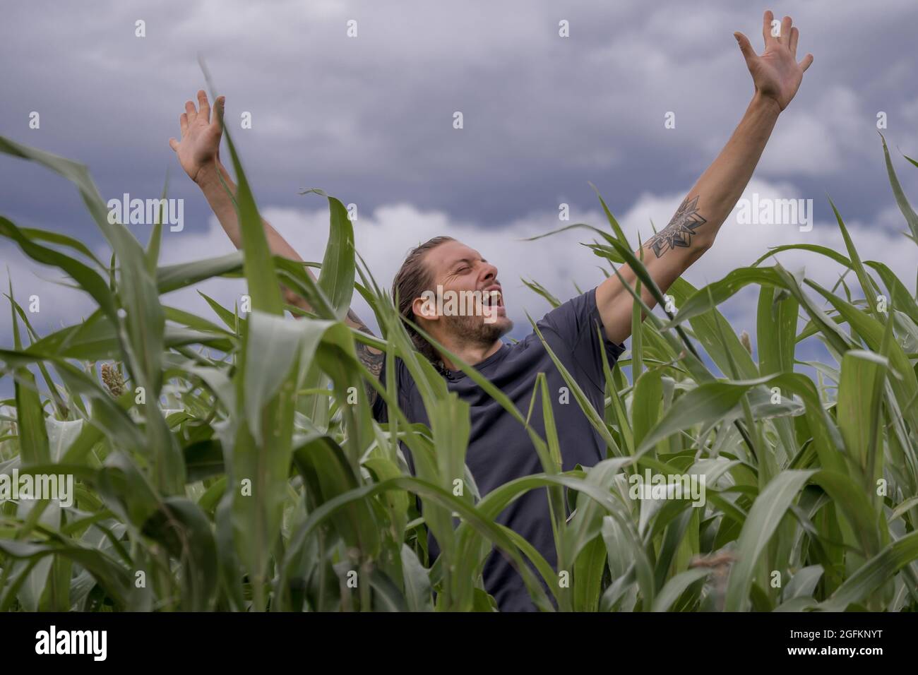 Singing farmer hi-res stock photography and images - Alamy