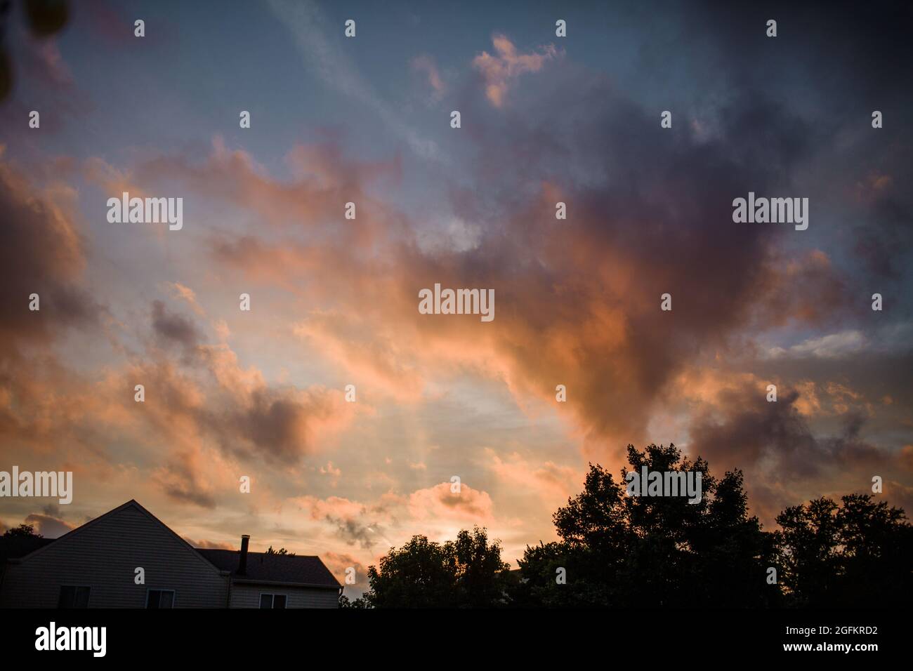 View of Sunset in Neighborhood in Ohio Stock Photo - Alamy