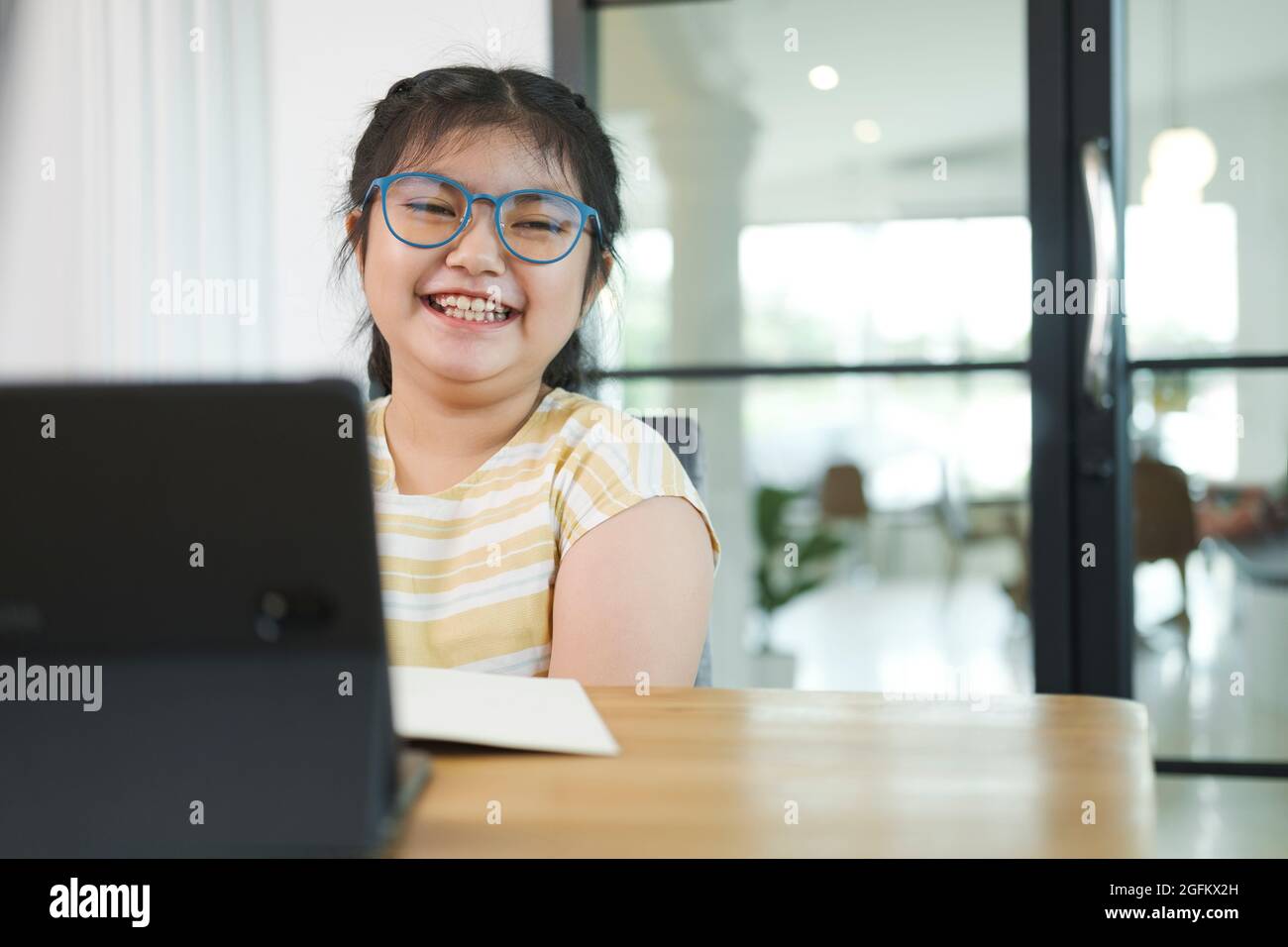 Children classroom video call hi-res stock photography and images - Alamy