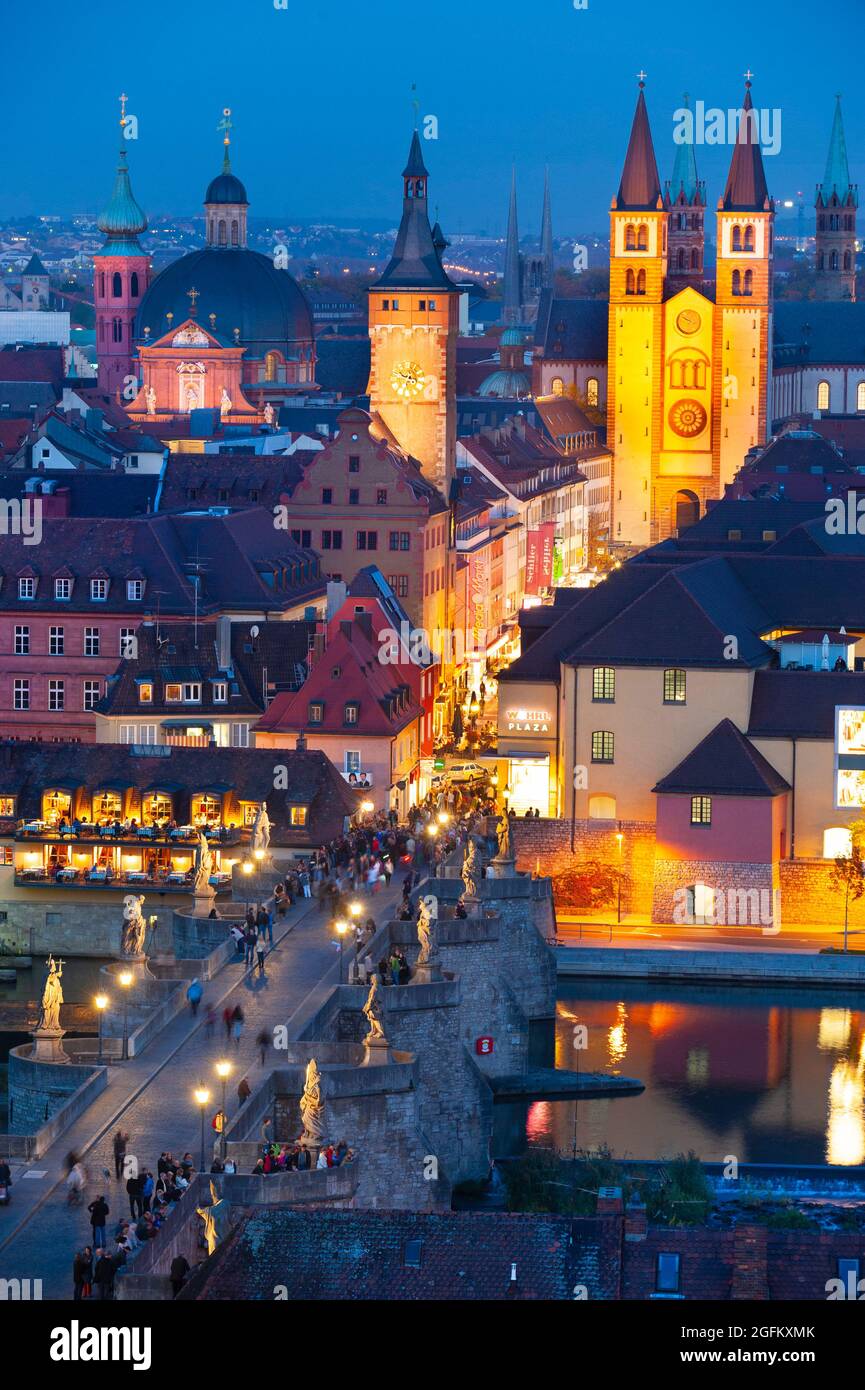 Illuminated city night germany hi-res stock photography and images - Alamy