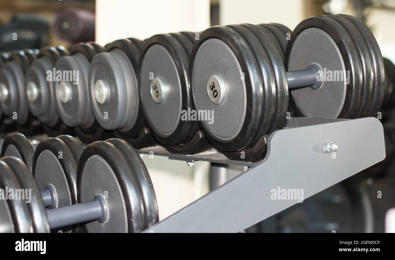 Dumbbell row exercise hi-res stock photography and images - Alamy