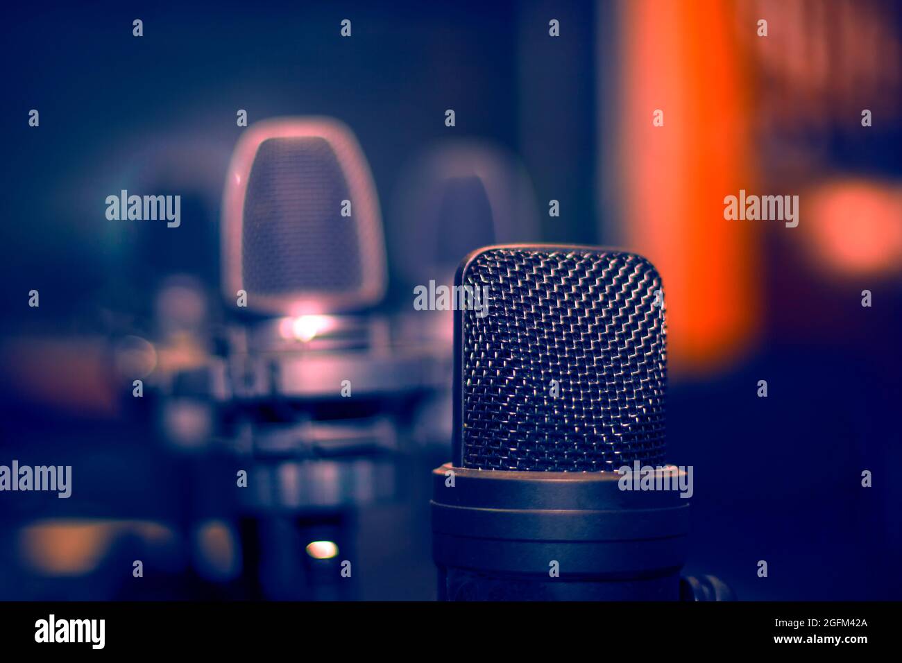 Professional podcasting studio hi-res stock photography and images - Alamy