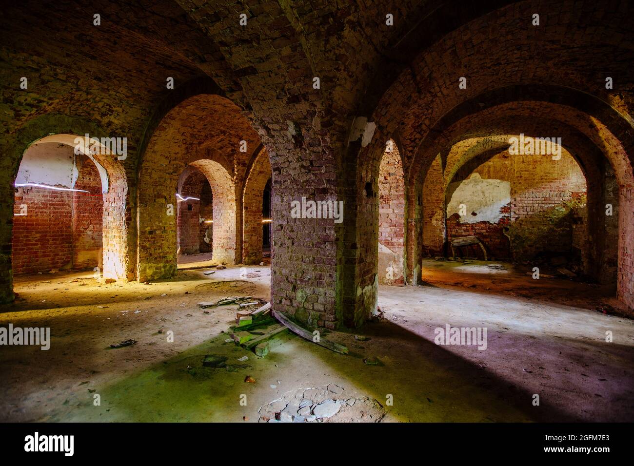 Vaulted red brick dungeon under old mansion Stock Photo - Alamy