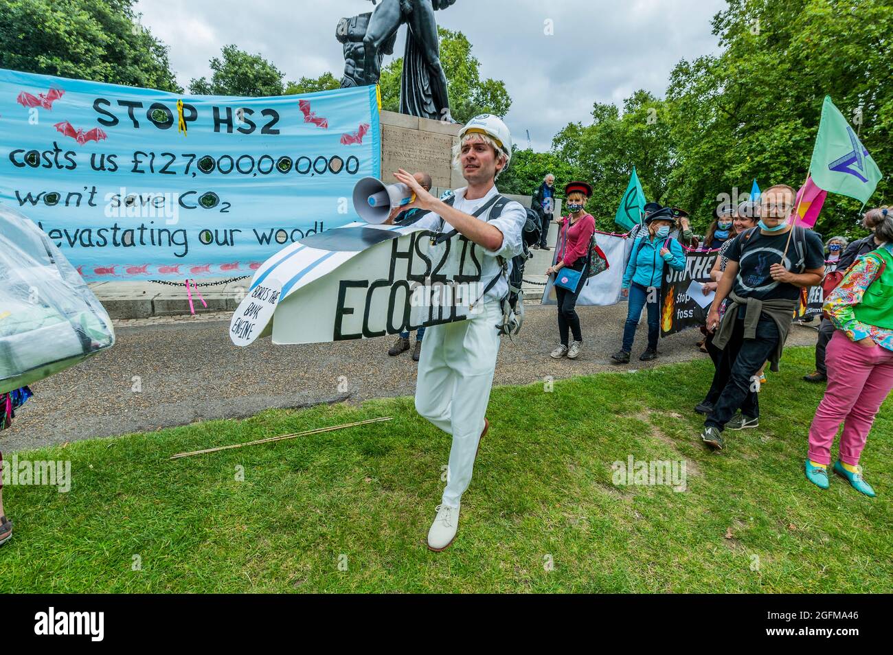 Engine crew hi-res stock photography and images - Alamy