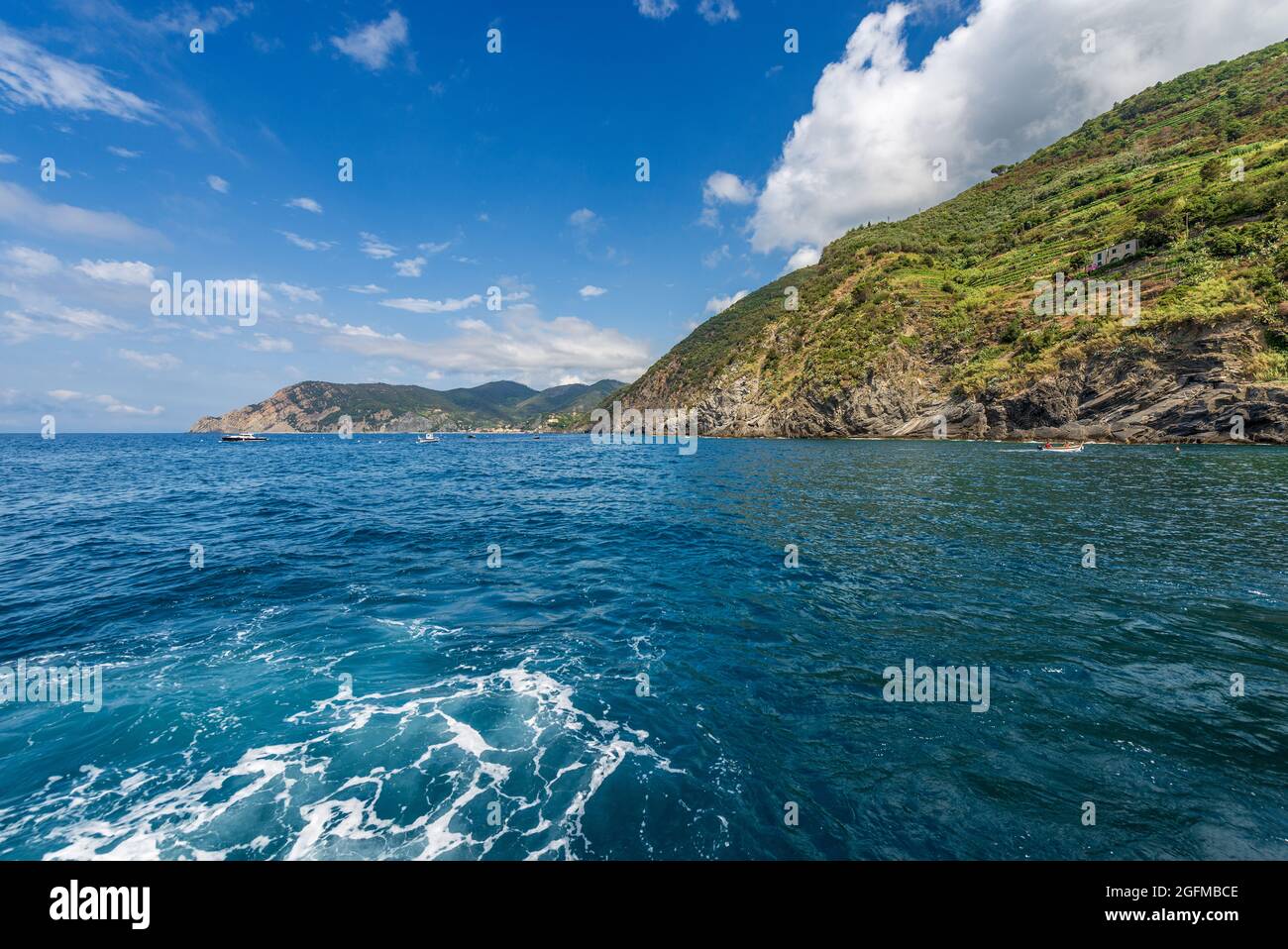 Coast between the small villages of Vernazza and Monterosso al Mare ...