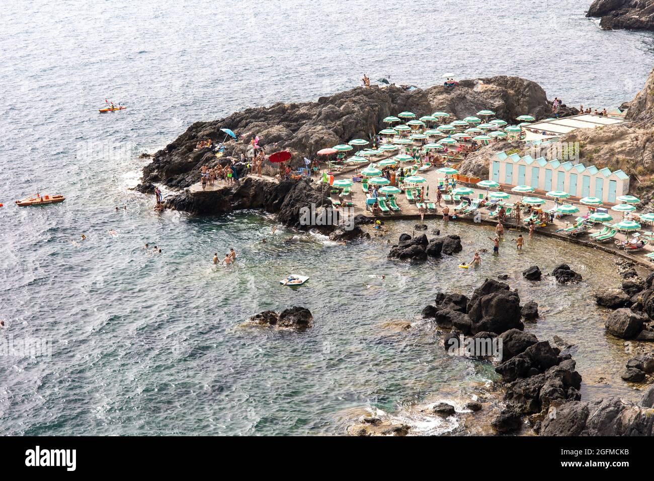 Sunbathers aerial view hi-res stock photography and images - Alamy