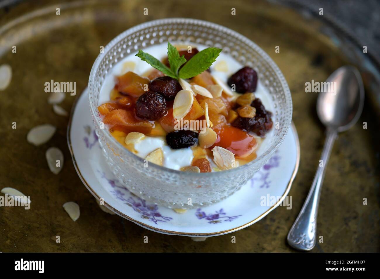 Breakfast. Chai Spiced Fruit Compote with yogurt Photo: Janerik ...