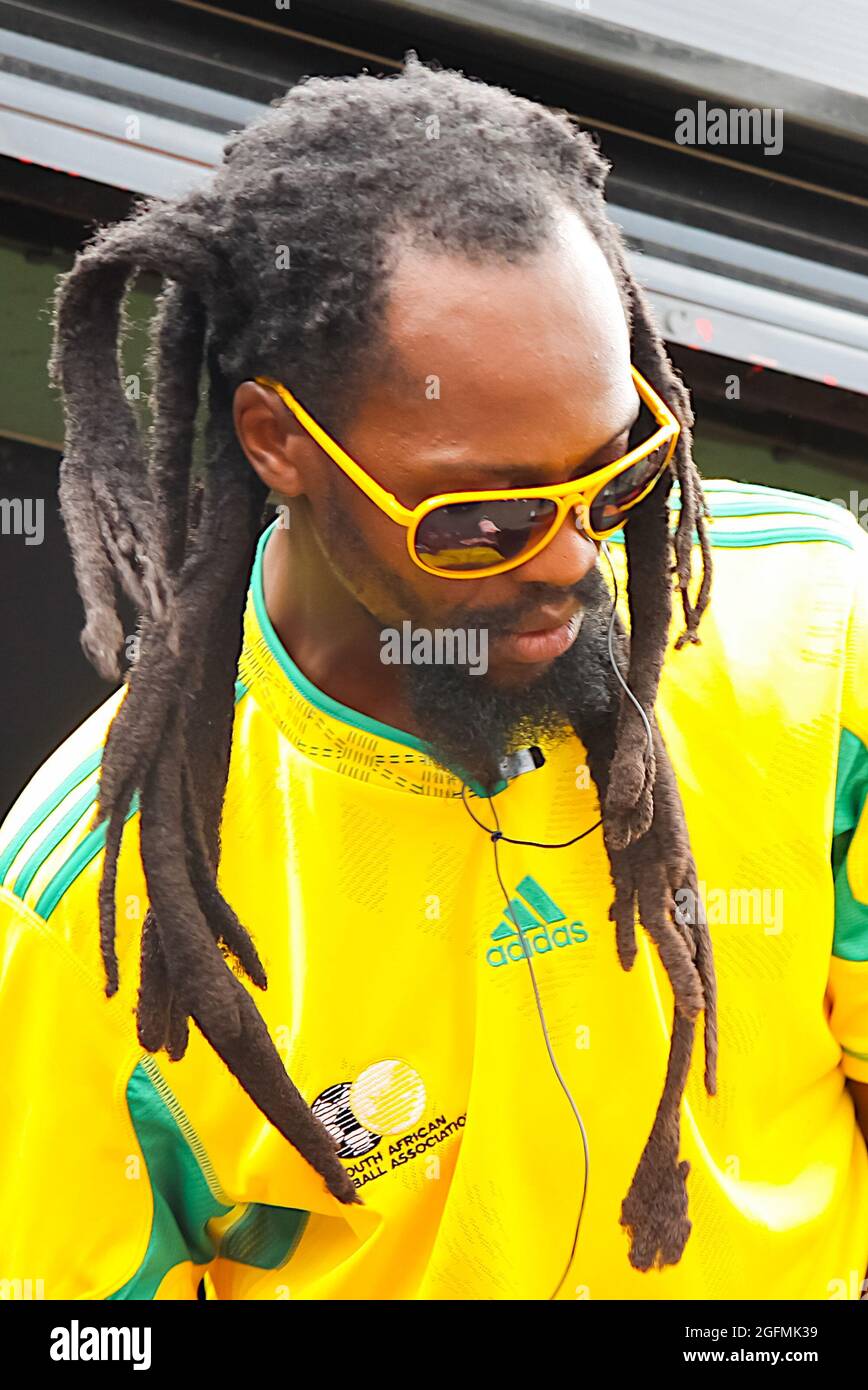 Rastafarian clothes hi-res stock photography and images - Alamy