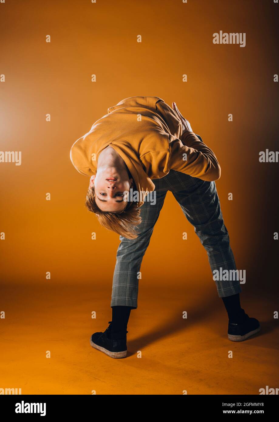 Male dancer expressive moves hi-res stock photography and images - Alamy
