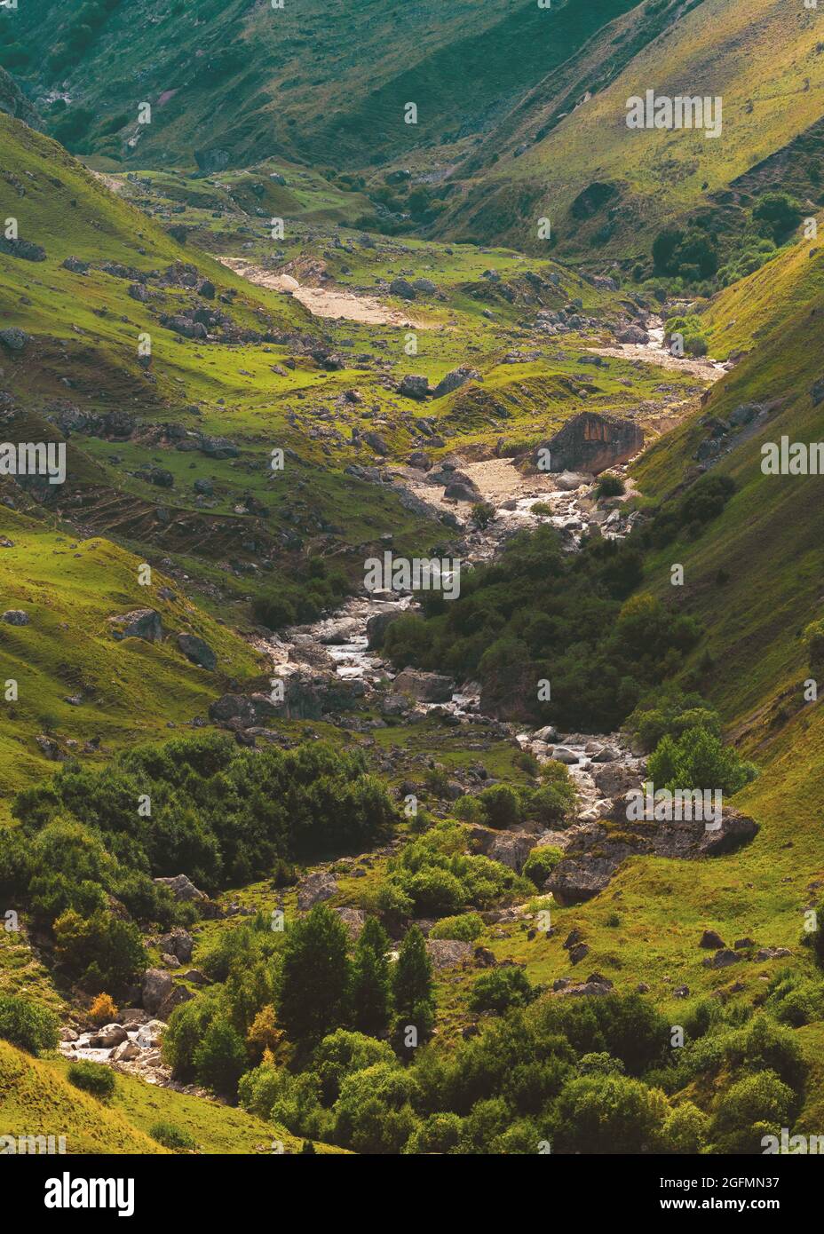 Cascade ravine hi-res stock photography and images - Alamy