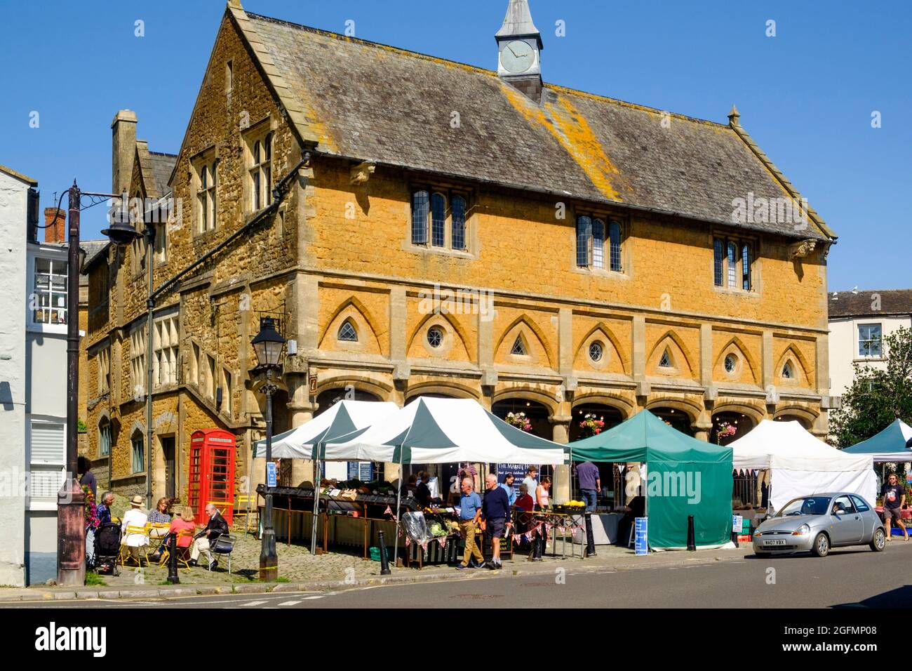 Castle Cary a Market Town in south somerset UK. Wednesday MArket in ...