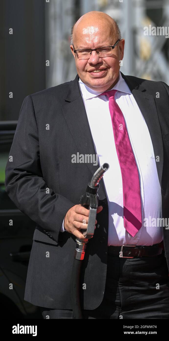 Methanol production hi-res stock photography and images - Alamy