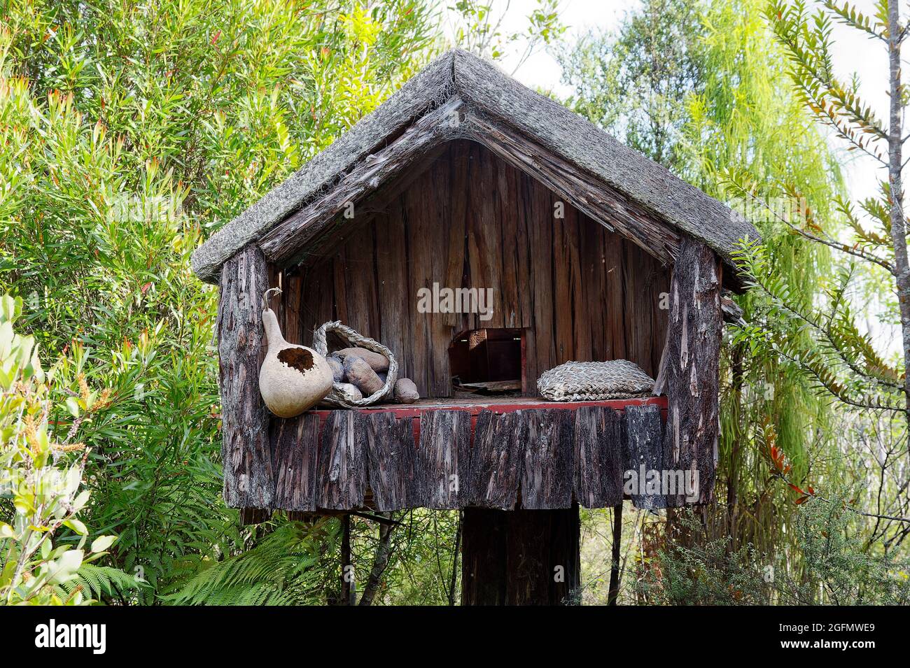 Pataka, pole mounted storage shelter, rustic, wood, traditional, items ...