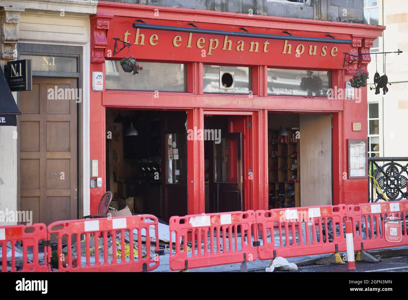 Scotland elephant house hi-res stock photography and images - Alamy