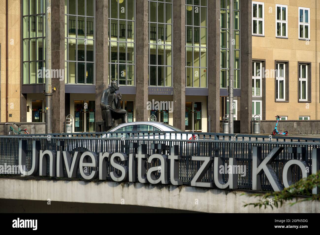 Albertus magnus college hi-res stock photography and images - Alamy