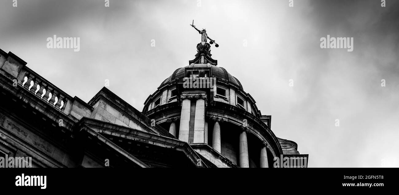 The old bailey london 19th century hi-res stock photography and images ...
