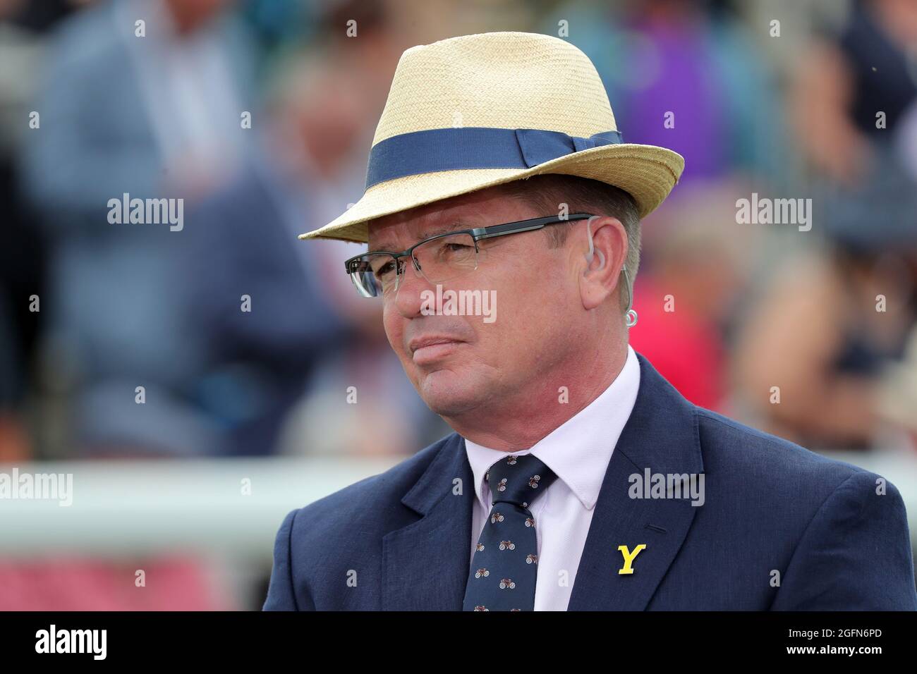 Racing presenter hi-res stock photography and images - Alamy