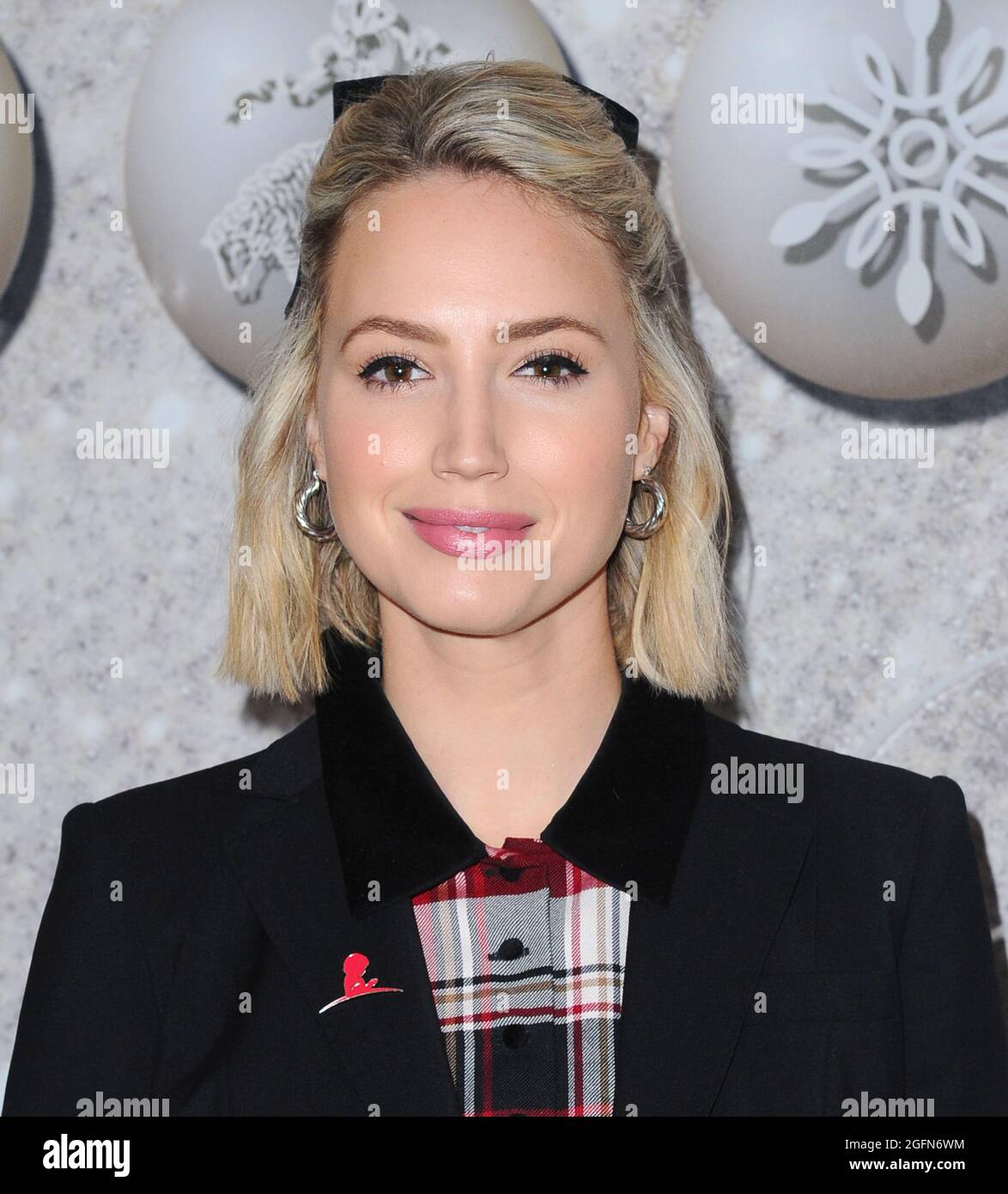 -West Hollywood - CA - 12/07/2019 Brooks Brothers Host Annual Holiday ...