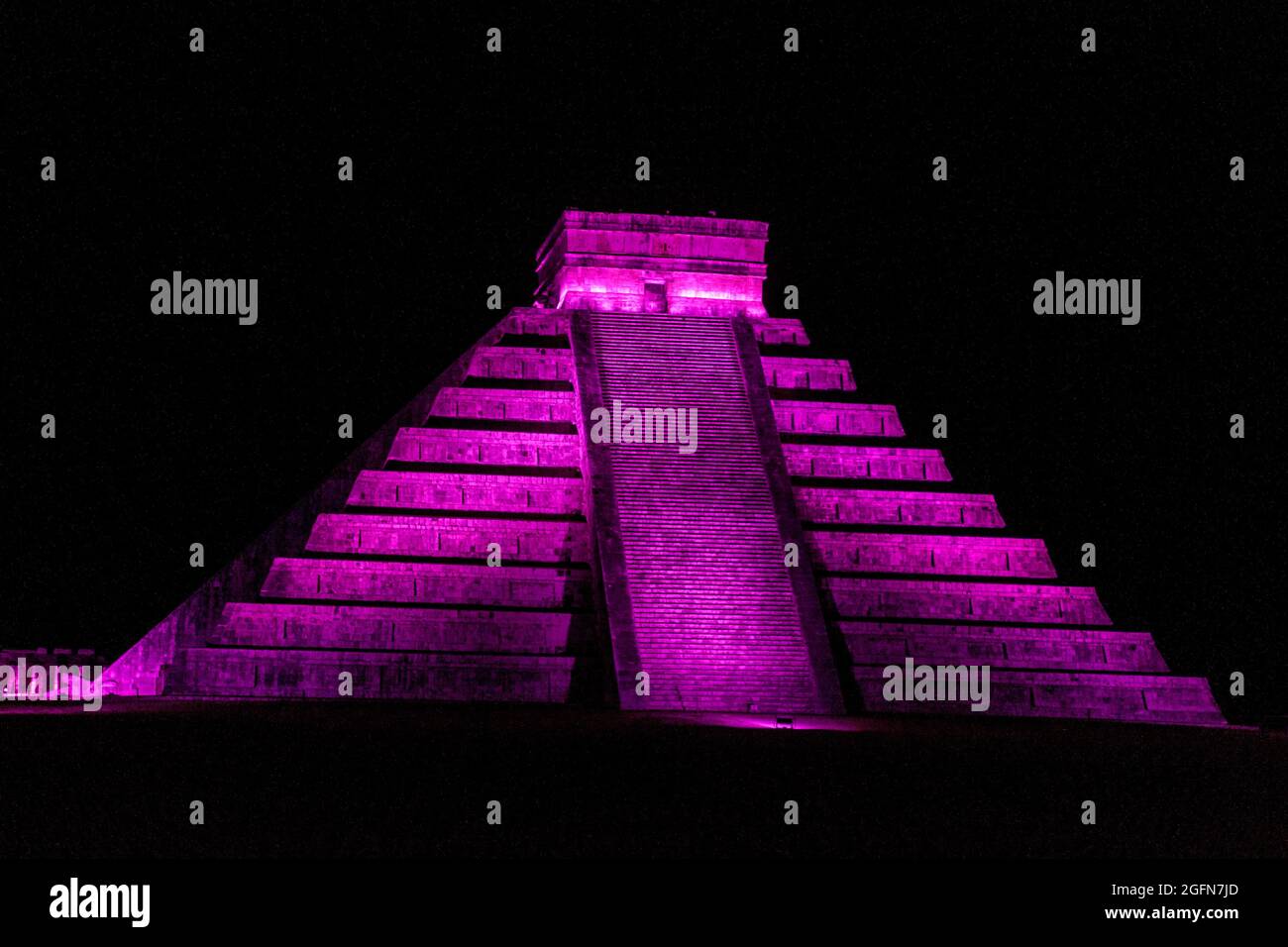 Light show mayan temple ruins hi-res stock photography and images - Alamy