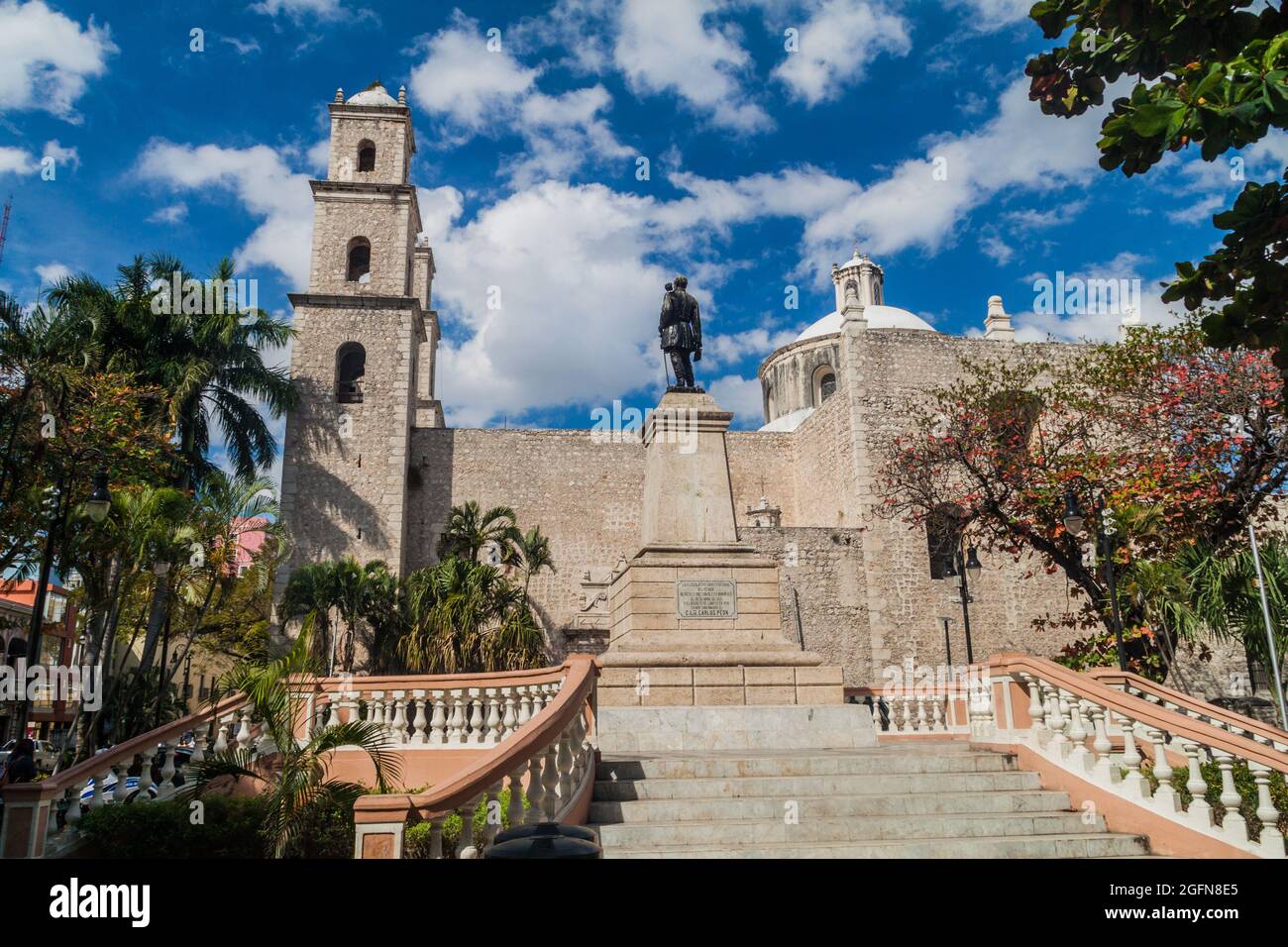 Monument to General Manuel Cepeda Peraza and Iglesia de Jesus church in ...