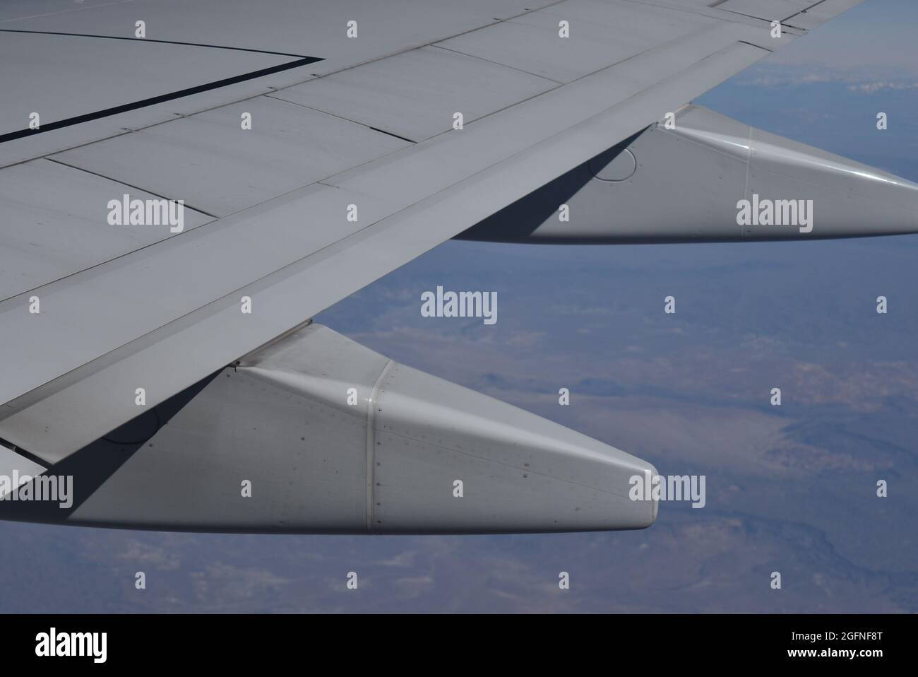 Airplane flap hi-res stock photography and images - Alamy