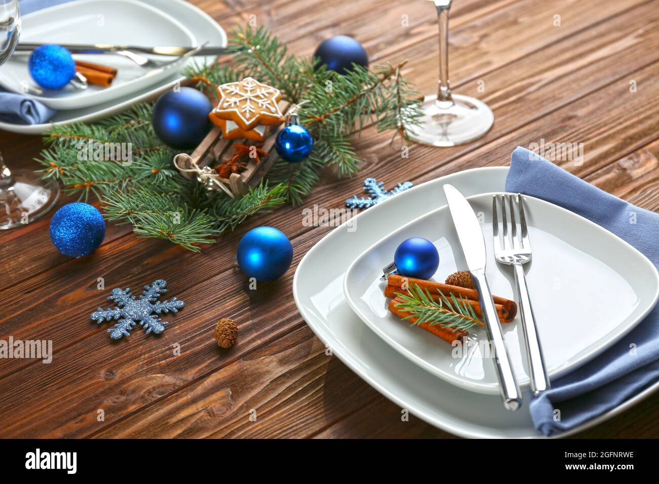 Table Setting For Christmas Dinner Stock Photo Alamy table-setting-for-christmas-dinner-stock-photo-alamy