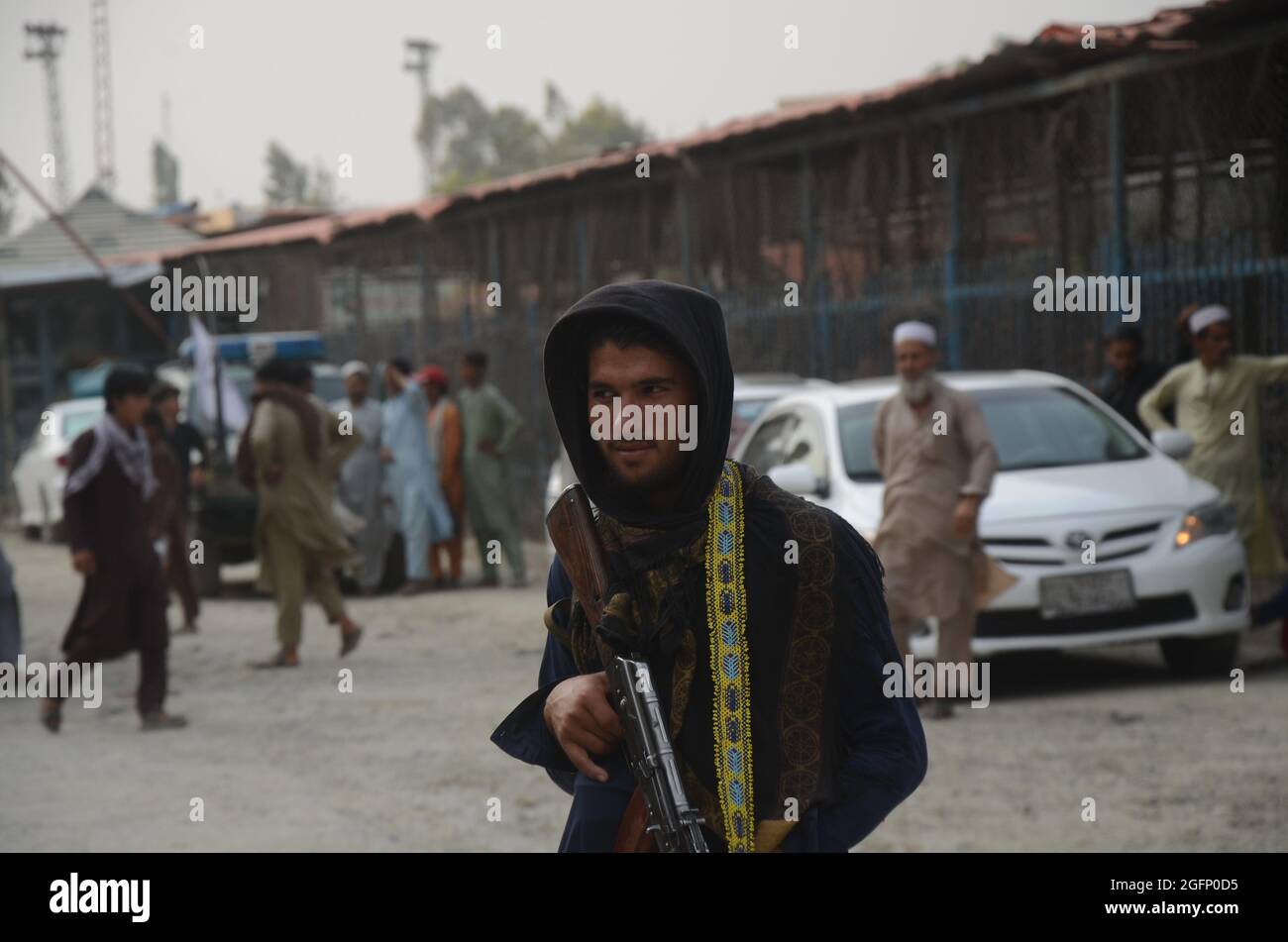 Taliban fighters pakistan hi-res stock photography and images - Alamy