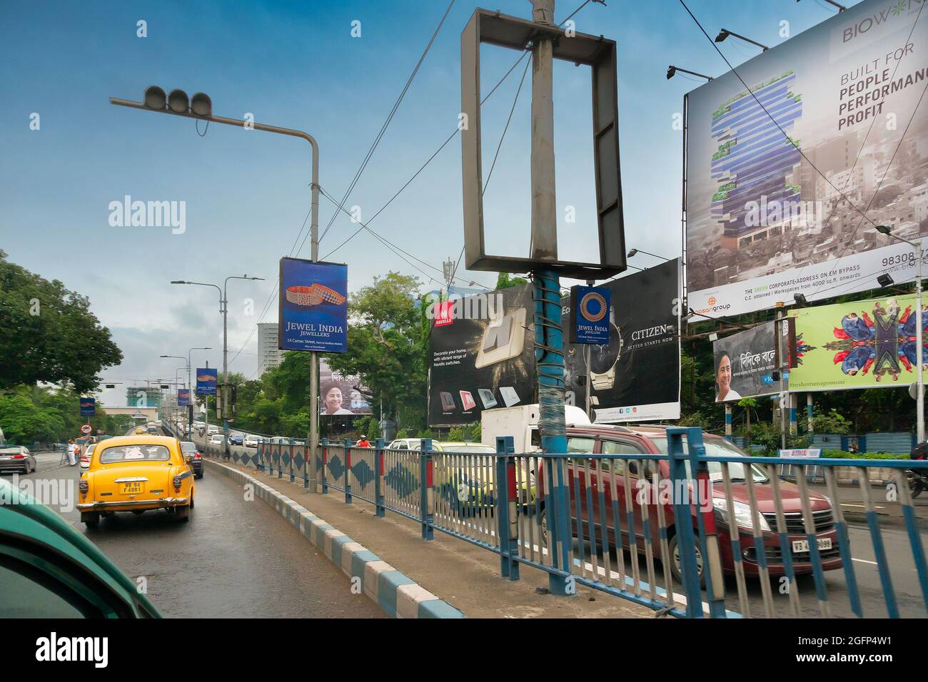 Kolkata street traffic jam hi-res stock photography and images - Alamy