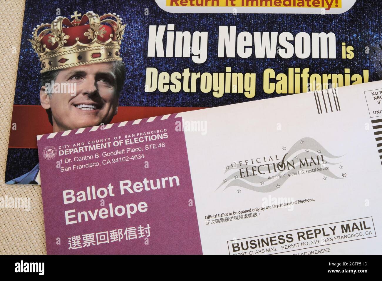 Official ballot return envelope hi-res stock photography and images - Alamy