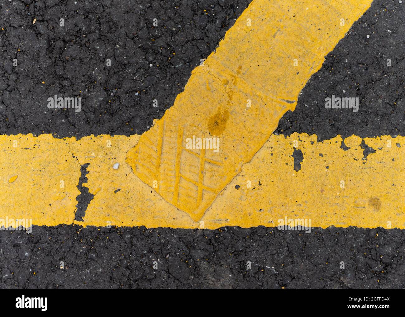 Shoe print in paint hi-res stock photography and images - Alamy