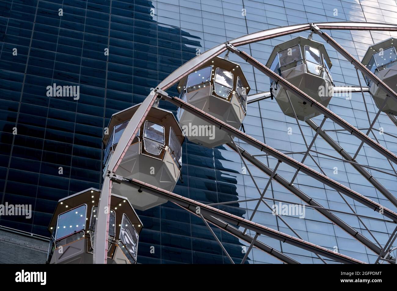 Timessquarewheel hi-res stock photography and images - Alamy