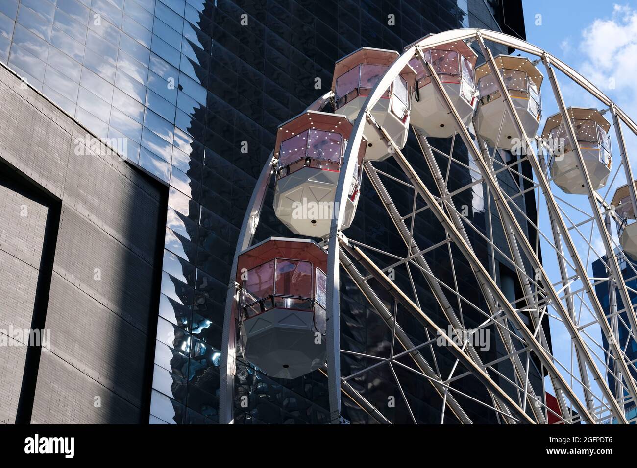 New York, New York, USA. 25th Aug, 2021. The limited time 110 ft high ...